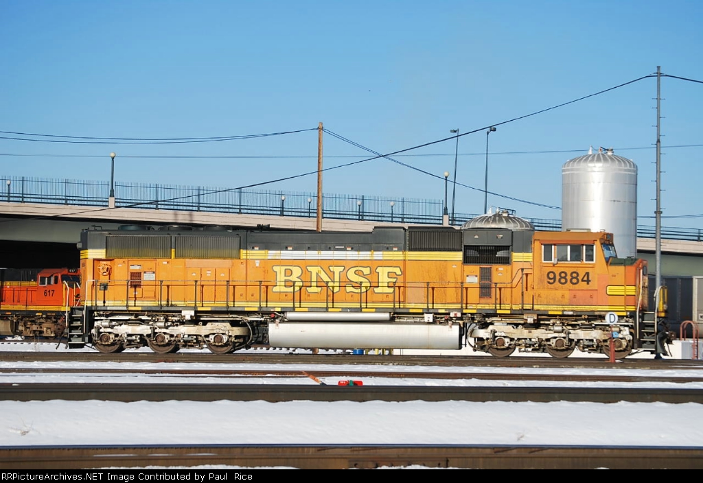 BNSF 9884
